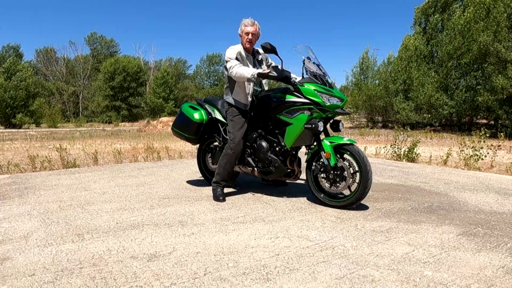 Kawasaki Versys 650 Tourer Plus: tamaño medio y muy versátil - La7 Motor